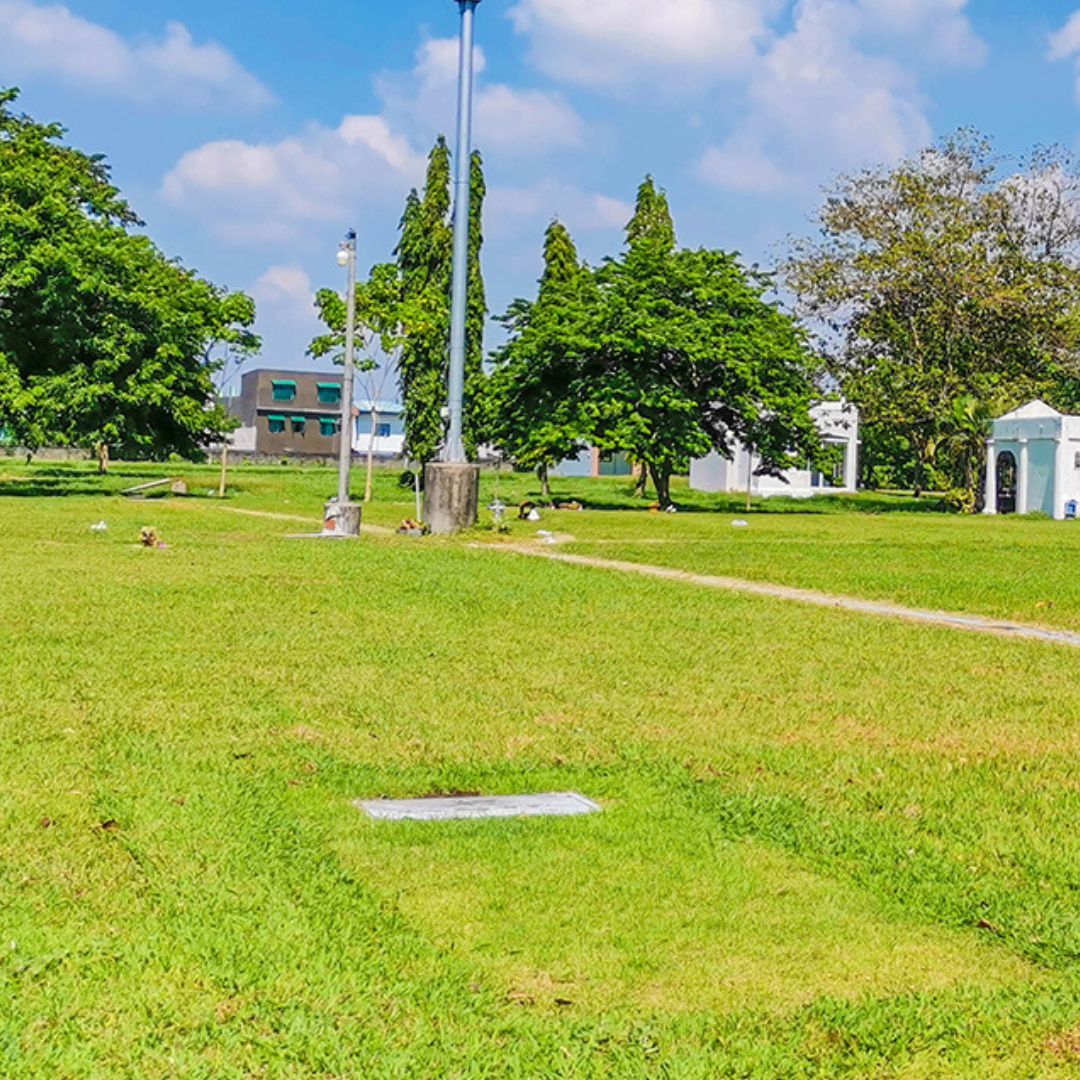 Lawn Lots – UPH Shrine